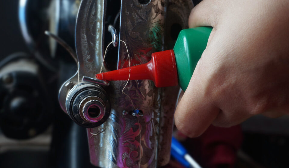 5 Sewing Machine Oil Substitutes That Do the Trick - Measure by the Yard