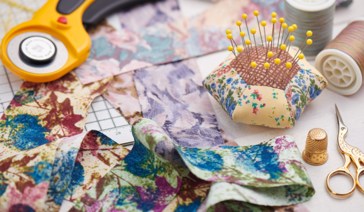 7 Types of Rotary Cutters for Fabric (and When You Would Use Them ...